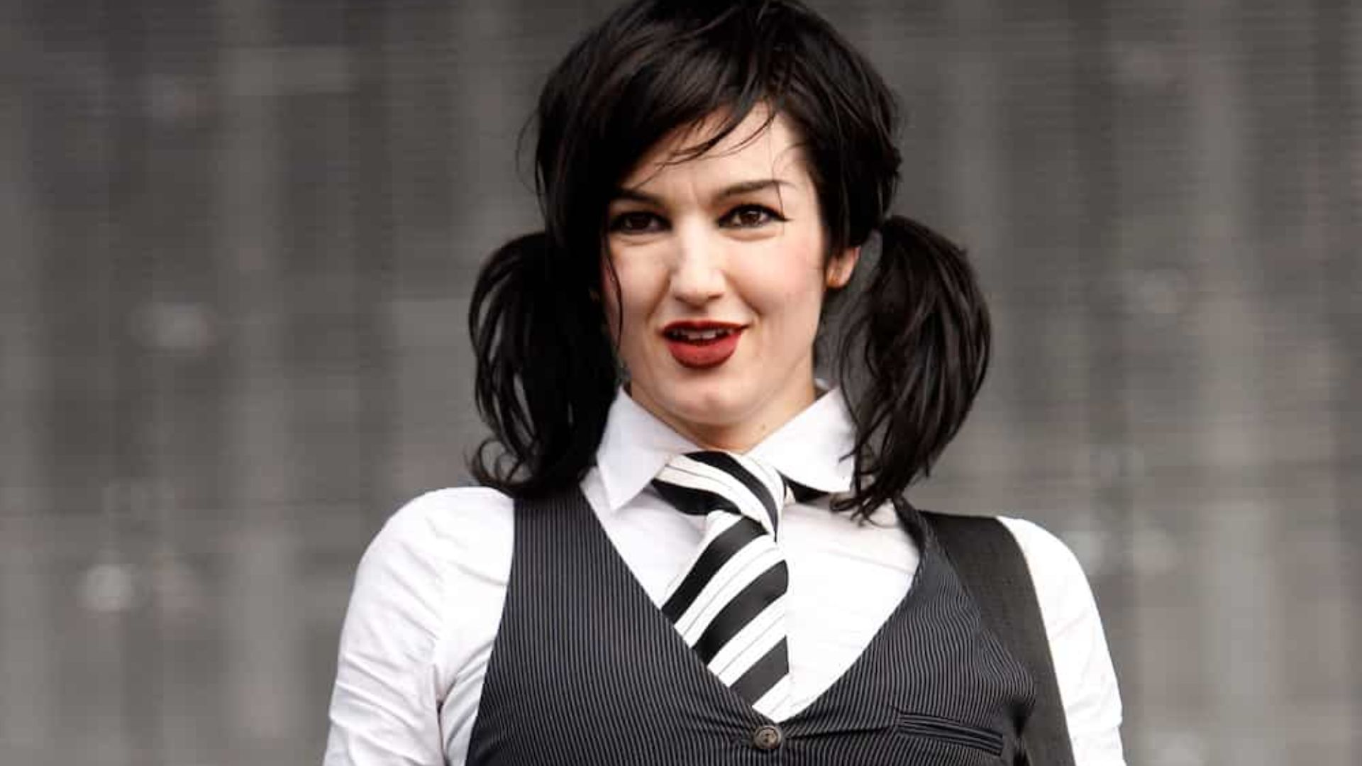 Lyn-z - Artist And Bassist Of The American Punk-Techno-Rock Band MSI