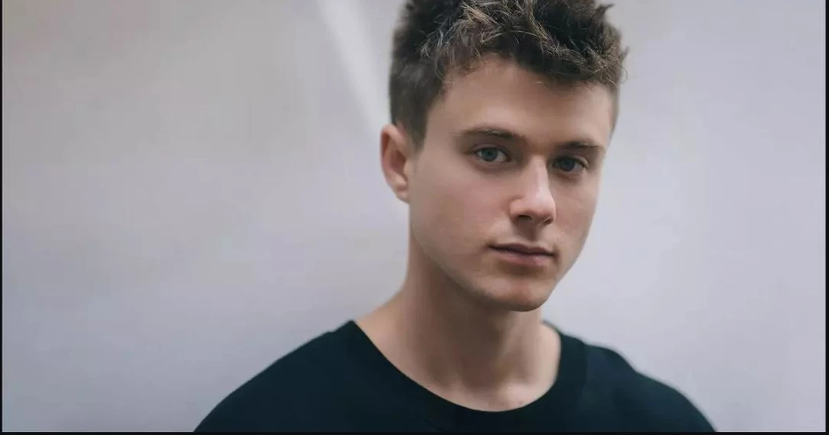 How Tall Is Alec Benjamin? The Truth Finally Revealed