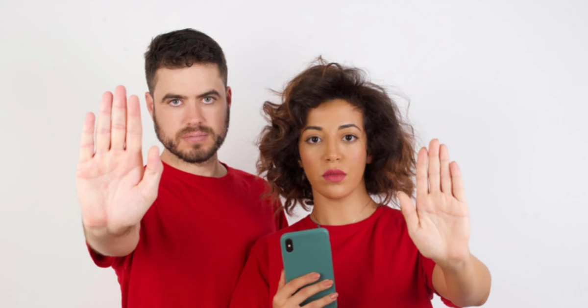 18 Texting Red Flags Before First Date You Should Not Ignore